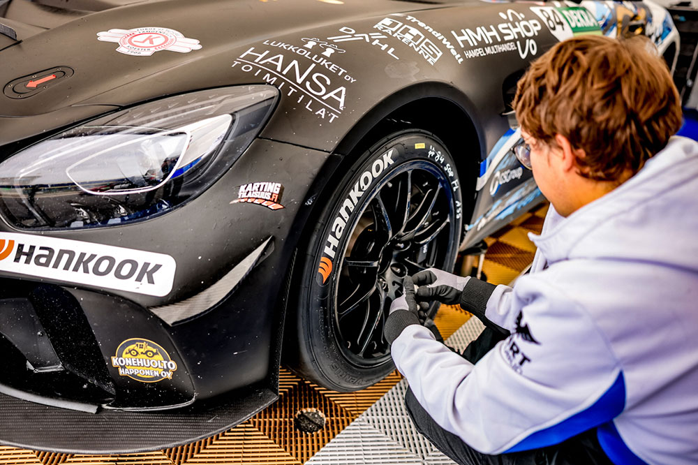 Ben Green is crowned 2021 DTM Trophy champion on Hankook race tires
